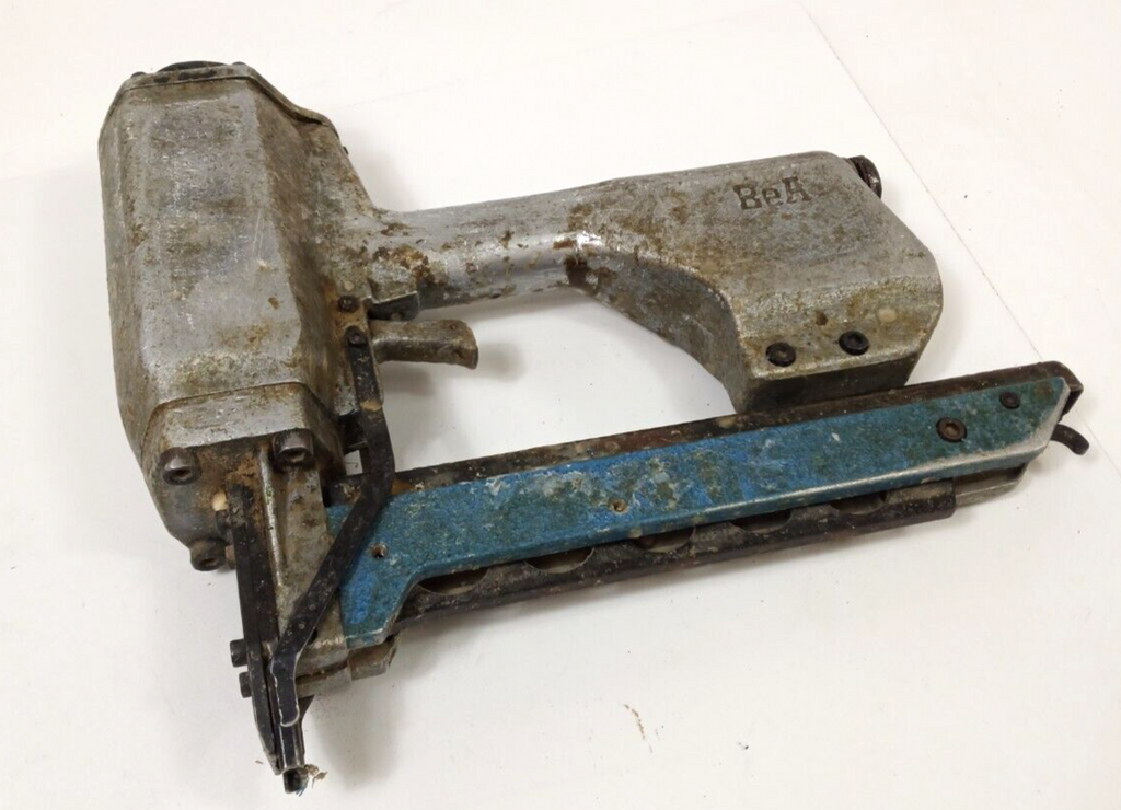 BeA 14/50-16011 Druckluftnagler Klammergerät Tacker max. 8 atü, 120 psi ...
