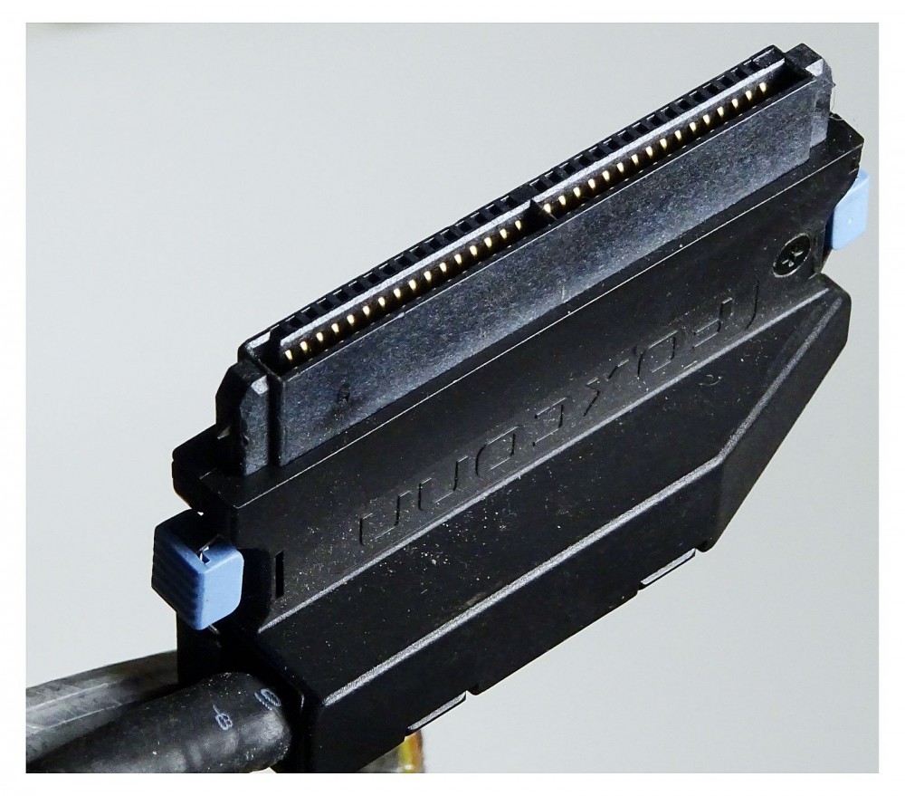 SAS Cable SFF-8484 by Foxconn #17825