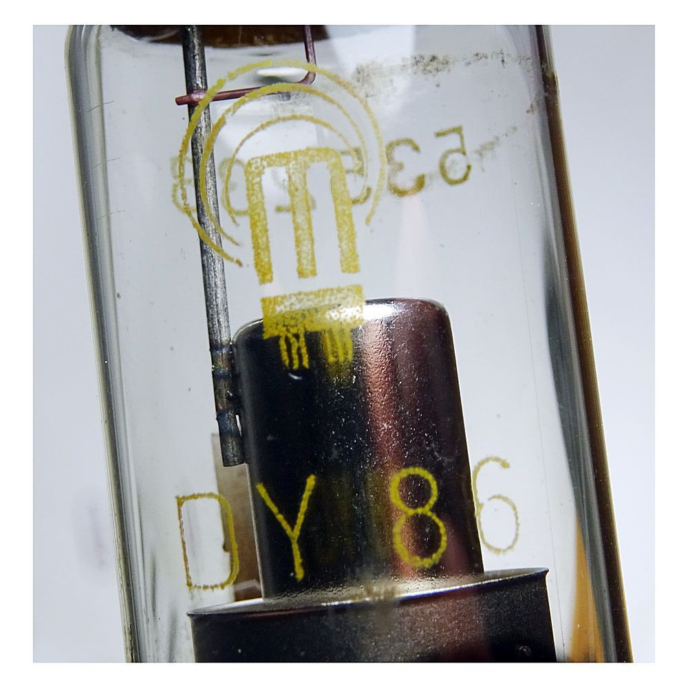 High Voltage Rectifier Tube (TV) DY86 RSD #17938