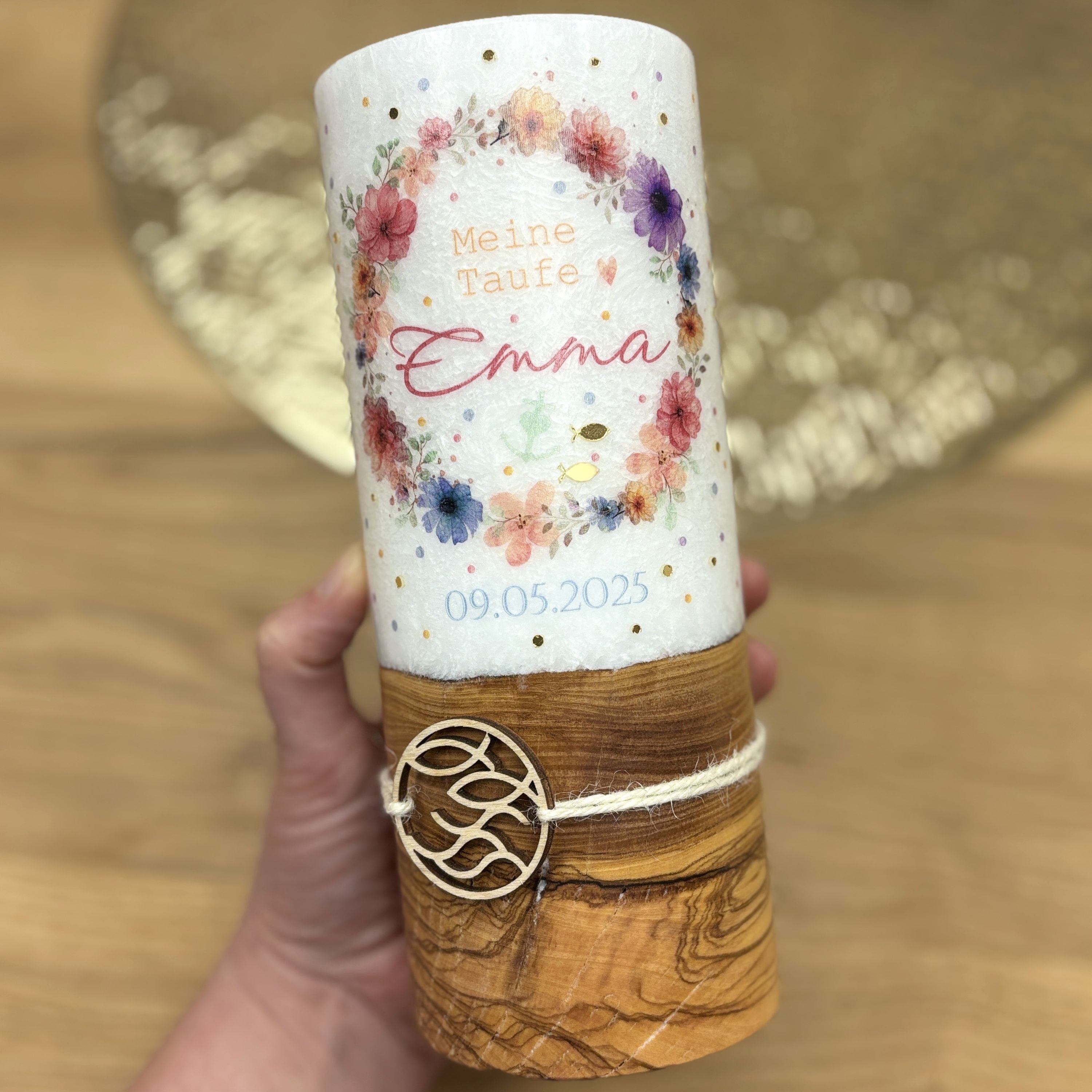 Taufkerze EMMA mit Designdruck und Wachsverzierung, mit echtem Holz und ...